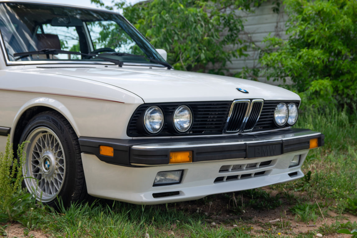 E28 5 Series Comparison: 535iS Versus 528e Stroker - BimmerLife