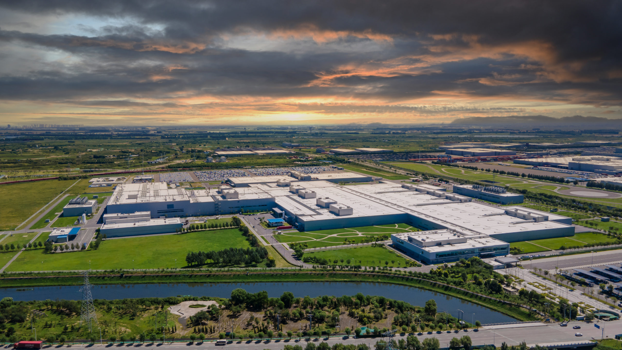 BMW Completes Factory Expansion For Long-Wheelbase X5 Production In ...