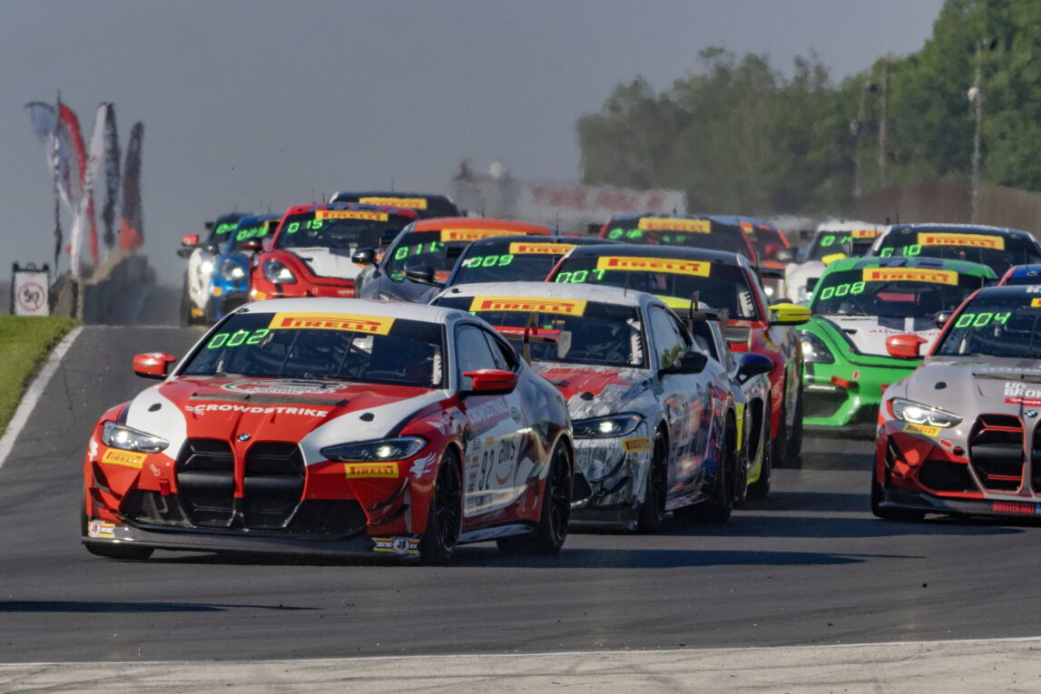 M4 GT4 And M2 CS Dominate In SRO Races At Road America - BimmerLife